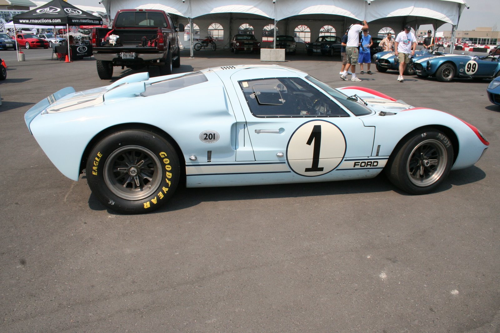 GT40 at track event – GT40 Photo Archive