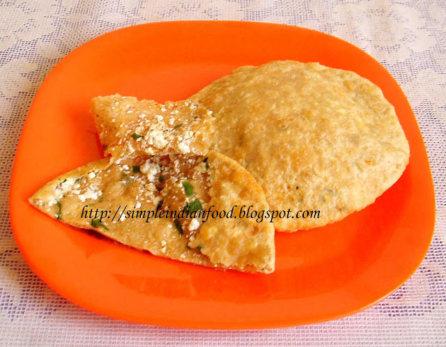 Simple Indian Food- An Easy Cooking Blog: Stuffed Paneer puri