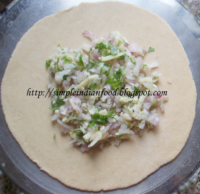 Simple Indian Food- An Easy Cooking Blog: Onion cheese paratha