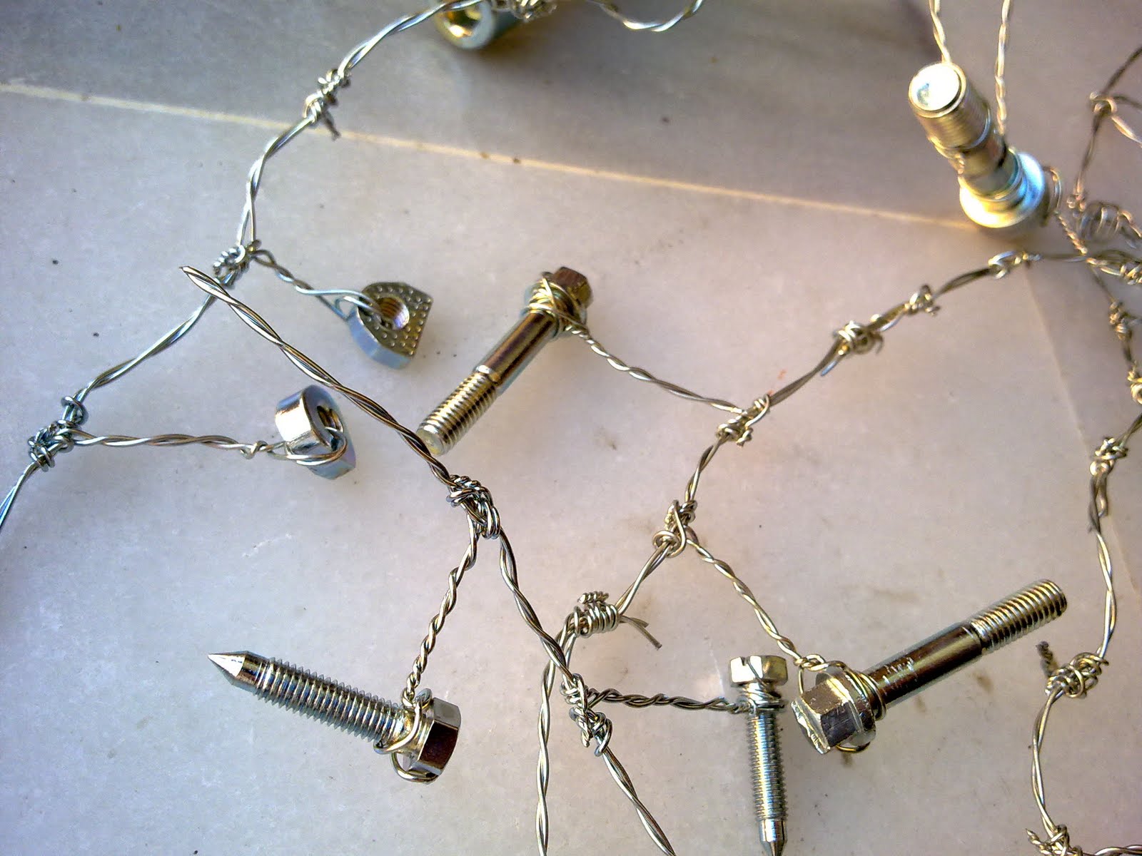 DUCATI DARMAH SD 900: CINCADO DE METALES