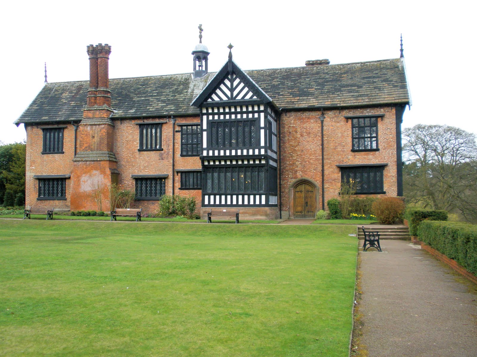 guttae: Bramhall Hall