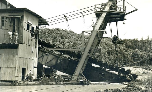 Bulolo Live: Historical pictures of Bulolo during the gold rush days