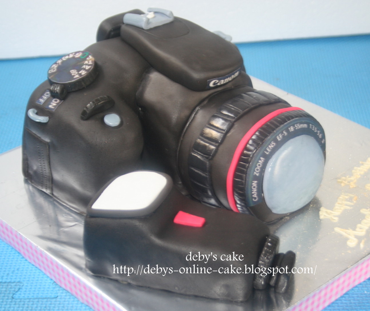 Butterfly Cake: Camera Cake - Canon SLR