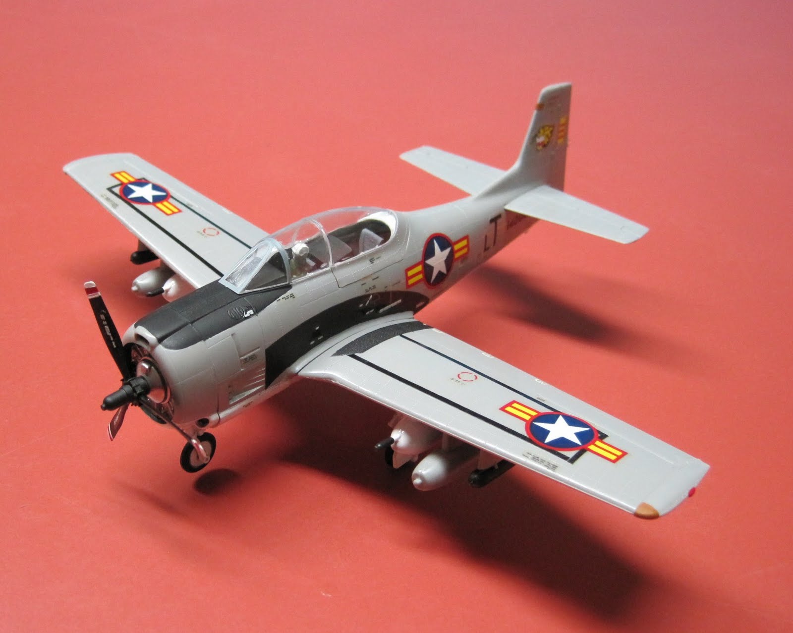 Model Airplane Memories: Look Mom, Moving Parts! Monogram's T-28D Trojan
