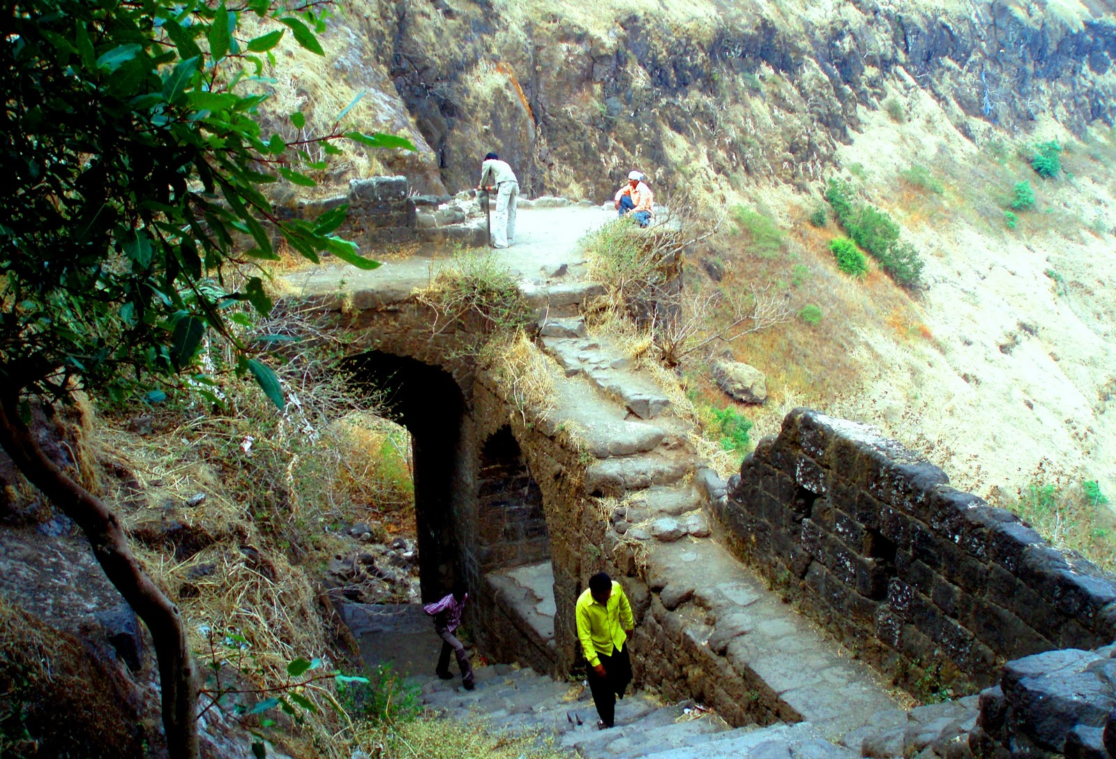 Travelz Unlimited: Sinhagad Fort : A Photo Feature