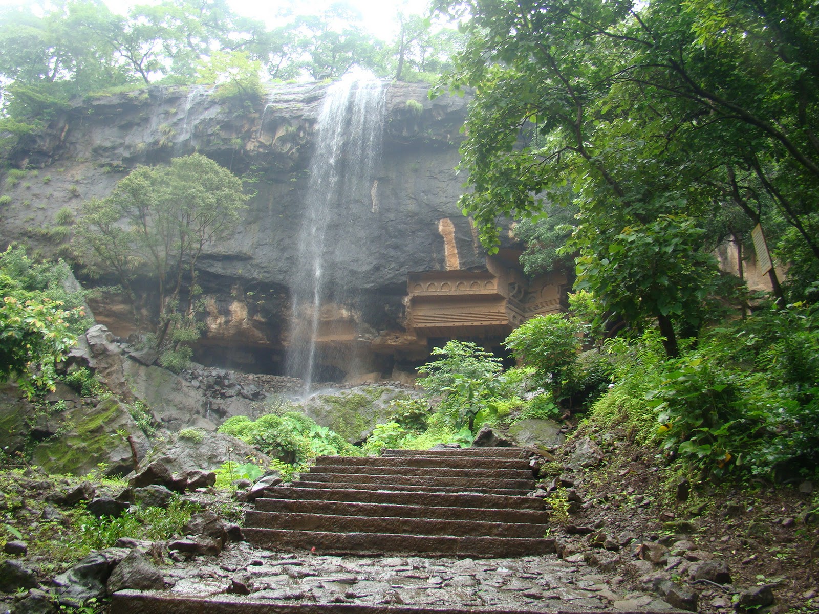 trekking: rajmachi fort