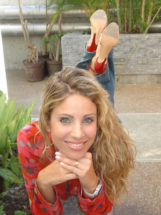 Mi Mundo de Noticias: María Alejandra Requena debutará para audiencia ...