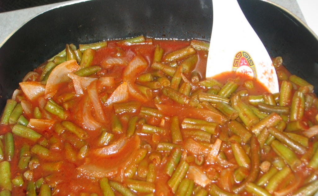The Iraqi Family Cookbook: Green Beans-Fasulia bil Zeit فاصوليا خضرة نباتية