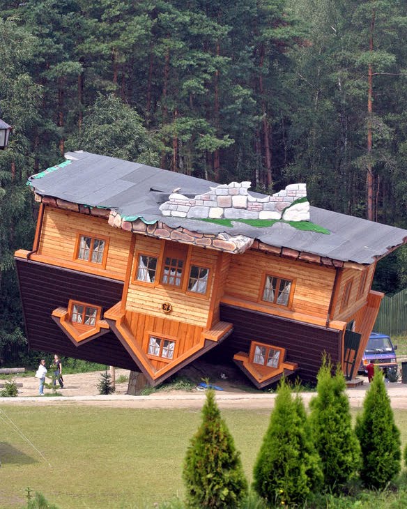 VisualFruit: 33 CRAZY HOUSES