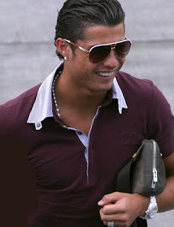 Glamour World.com: Cristiano Ronaldo-Bird Of Football