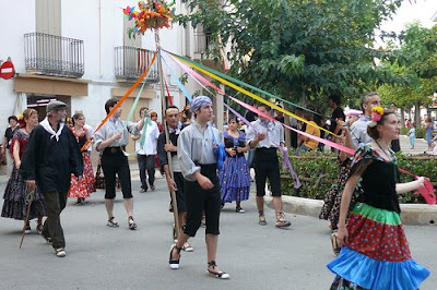 Una Pagina GITANA.: LA DANZA DE LOS LISTONES
