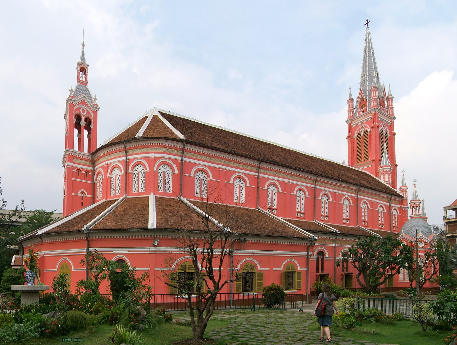 Xe Om, Pho: Pink church