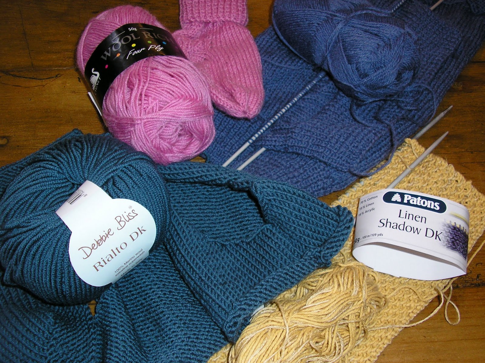 threebagsfullwoolshop.blogspot.com: August 2010