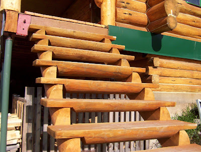 Tiny's Log Homes: the correct way to make log stairs
