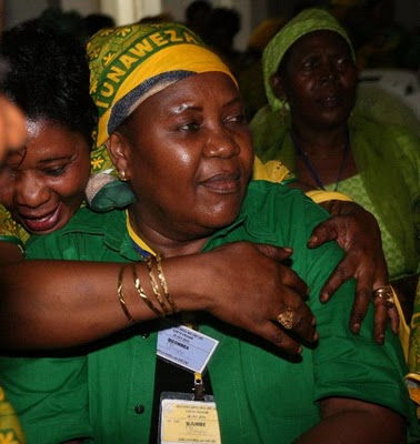 WABUNGE WANAWAKE WAFUNGUKA JUU YA WAO KUTUMIA "MKOROGO" KUJICHUBULIA ...