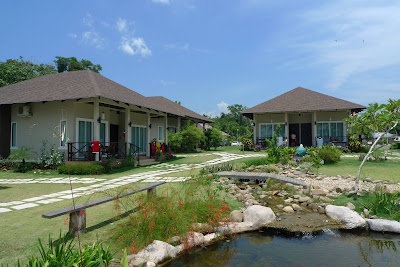 Kuching Travel - The Retreat at Siar Beach