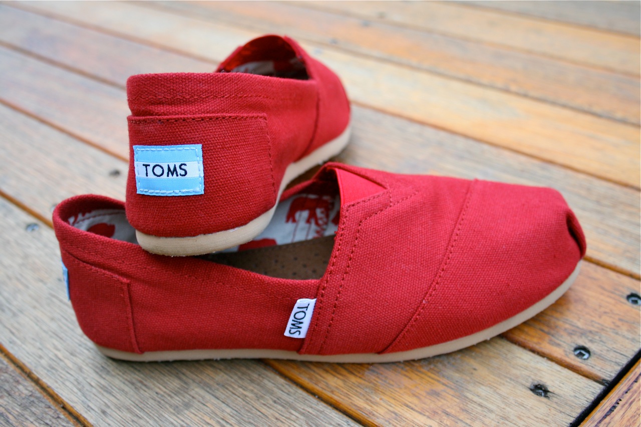 .Meet TOMS. • Make It Perfect