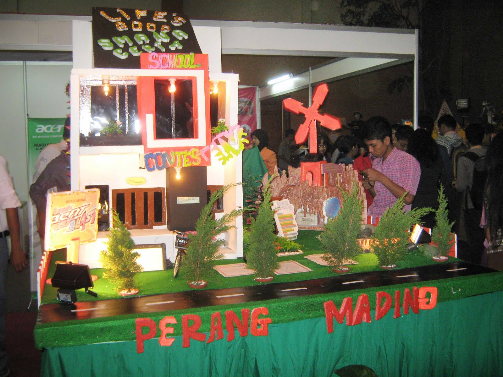 MTs Negeri Kanigoro Kras: SUASANA PERANG MADING, MERIAHKAN SCHOOL CONTEST 4