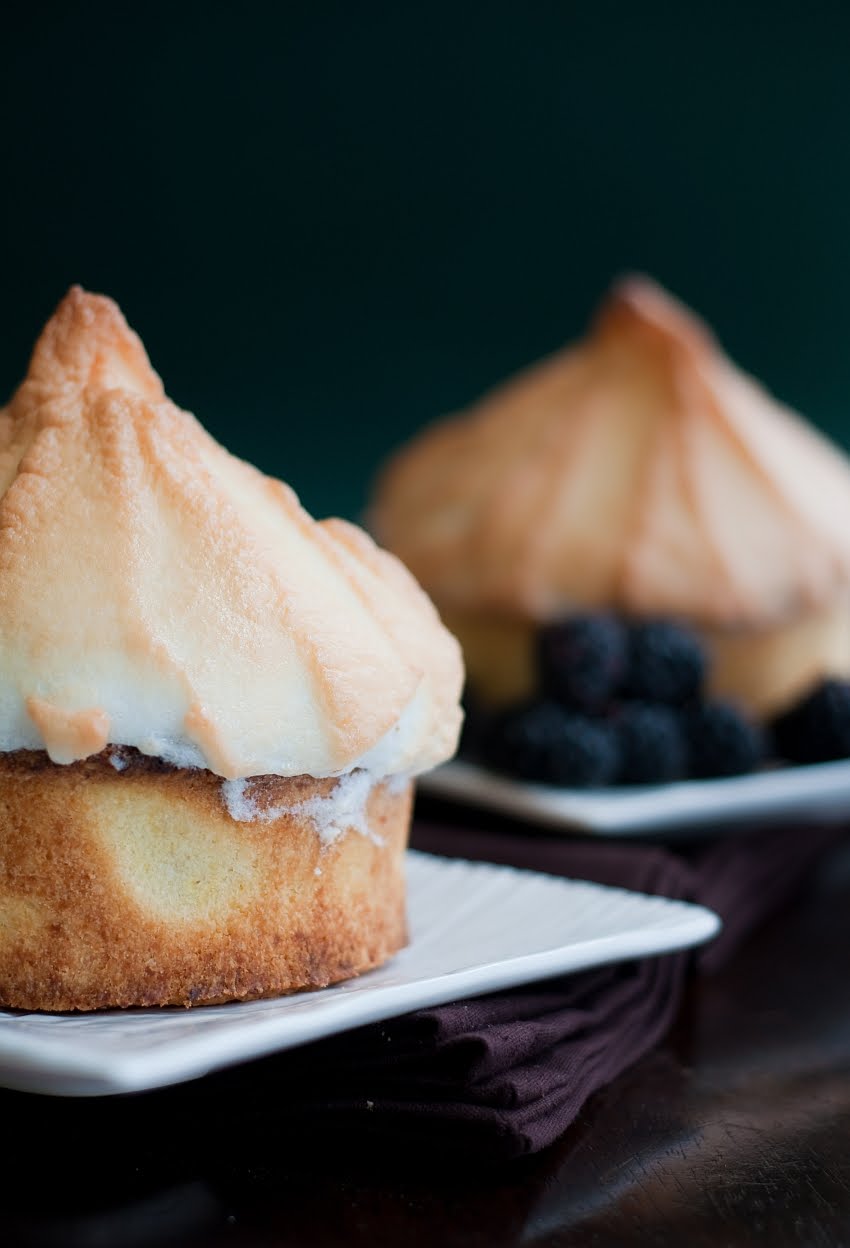 Blackberry Lemon Meringue Pie | dessertcrisis