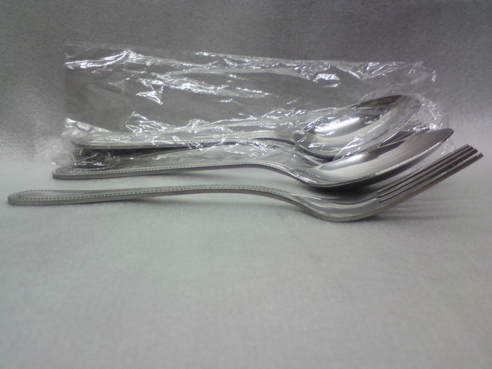 jom kumpul: Sudu dan Garfu besi tahan karat dari HACKS