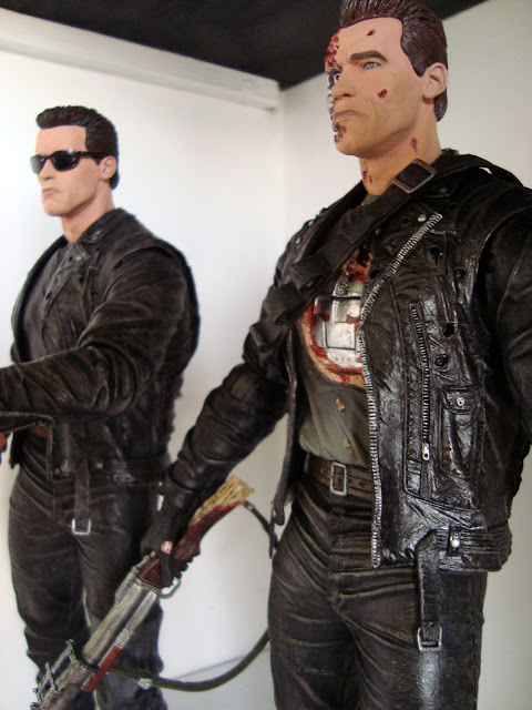 SUPER SHOGUN: TERMINATOR 2 T-800 WITH BATTLE DAMAGED HEAD 12" - NECA