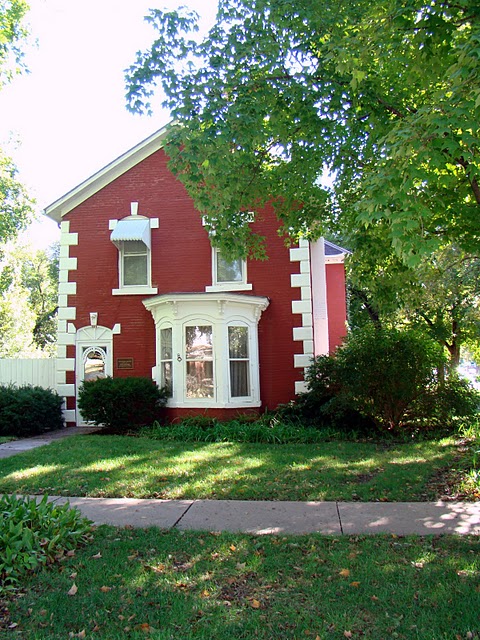 Kathy's Picks: Beautiful and Delightful Homes and Gardens