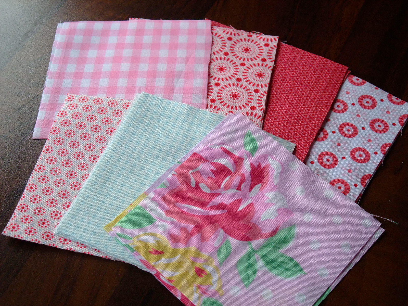 stitching small delight: 早速 布カット