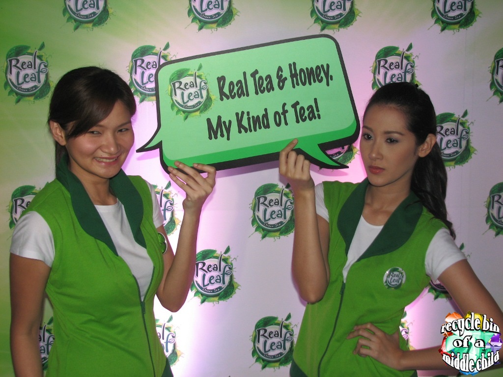lafanggero: Enchong and Erich say ‘I do’ Real Leaf Green Tea