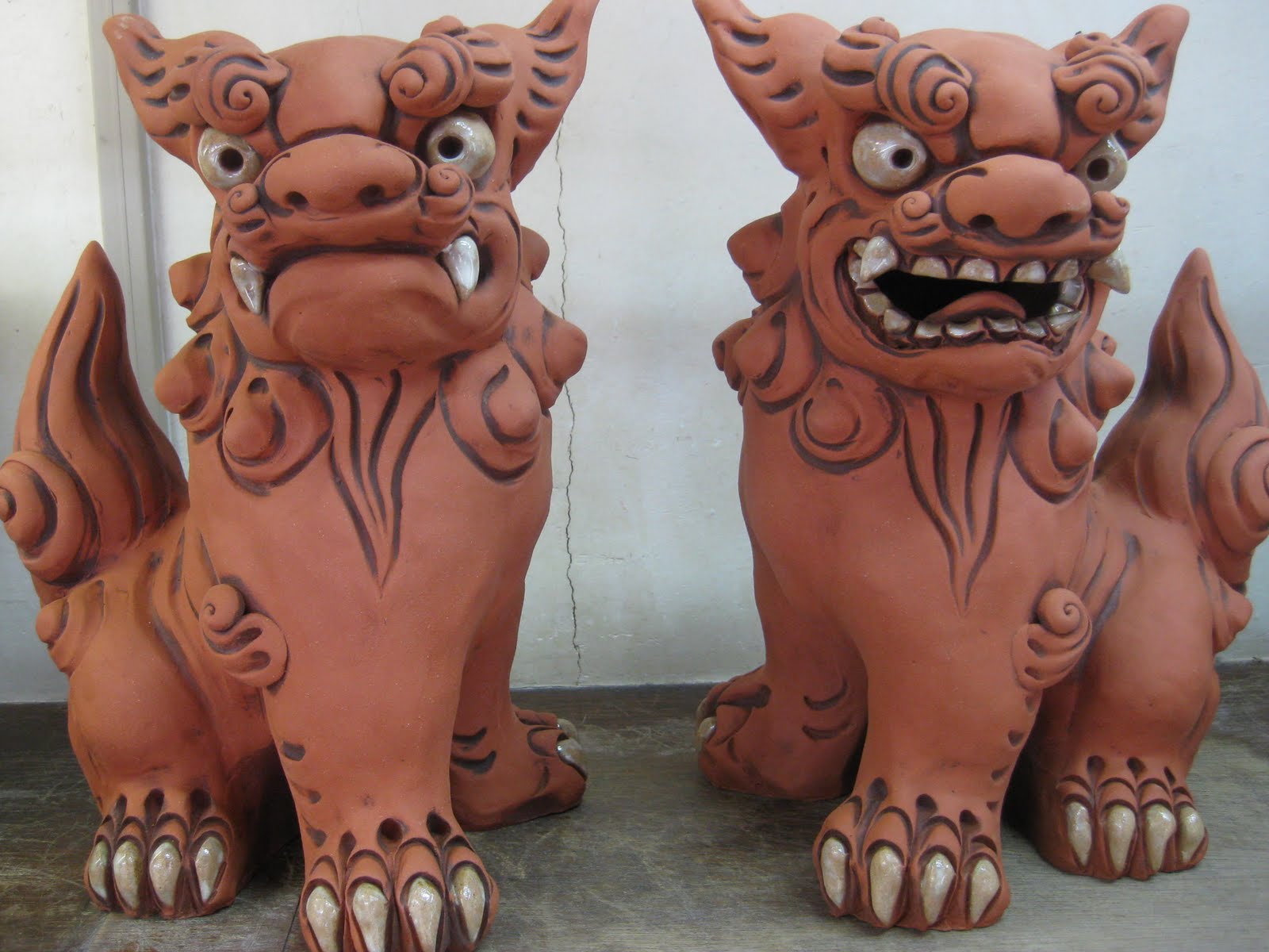 worldgrazer: Shisa Always Come in Pairs