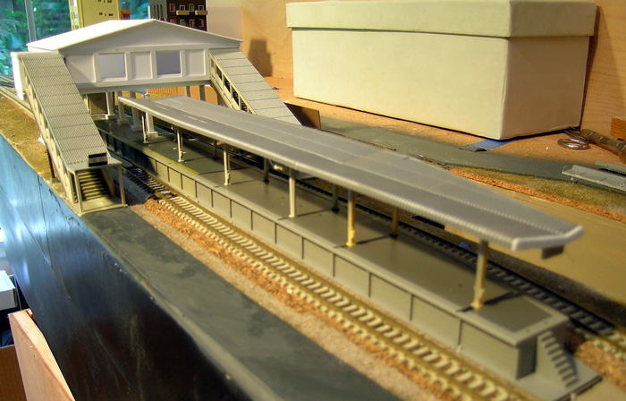 Tokyo in N Scale: Continuing with station & platforms