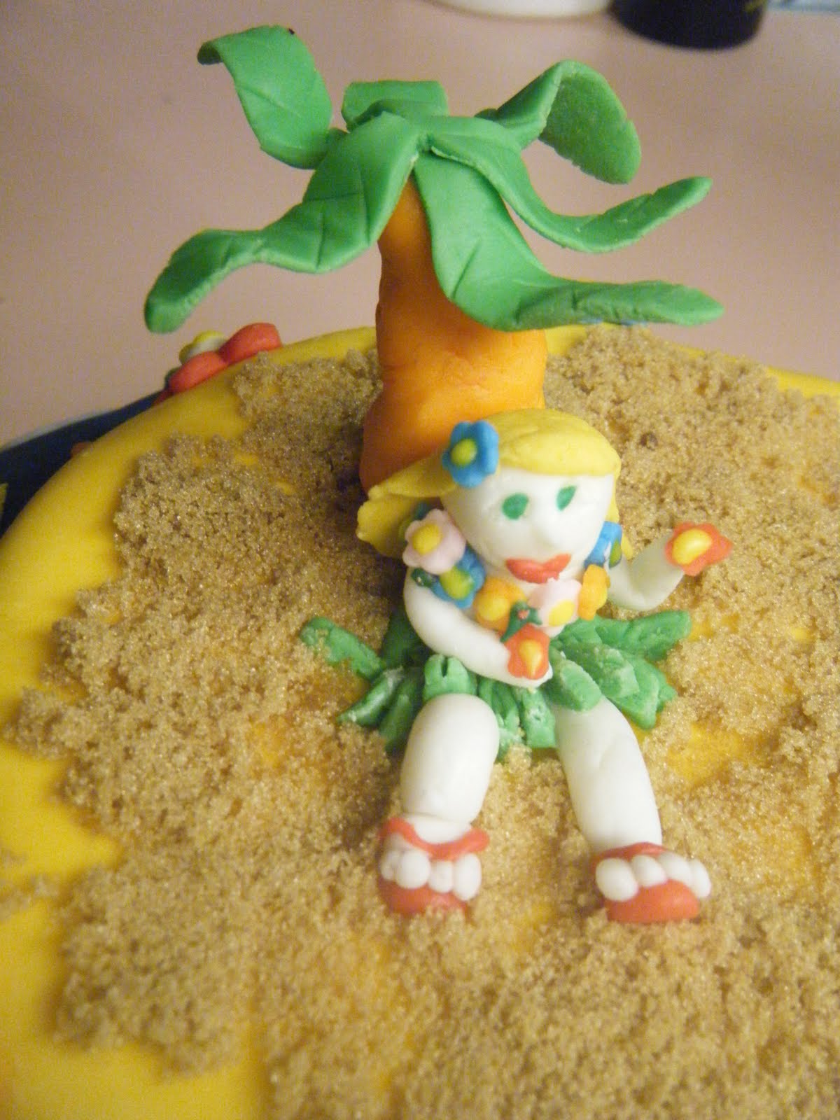 Circus Cakes: Aloha! Hula girl