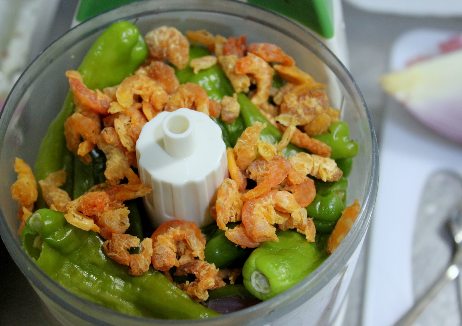A Box of Kitchen: Sambal Ijo (Padangnese green chili sambal)