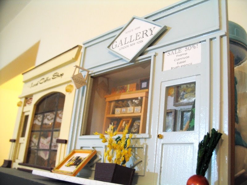 Shirley Pearly: The miniature Mini Art Gallery