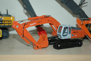 504 Custom Excavators: Komatsu PC450LC-7 & Hitachi EX450-5