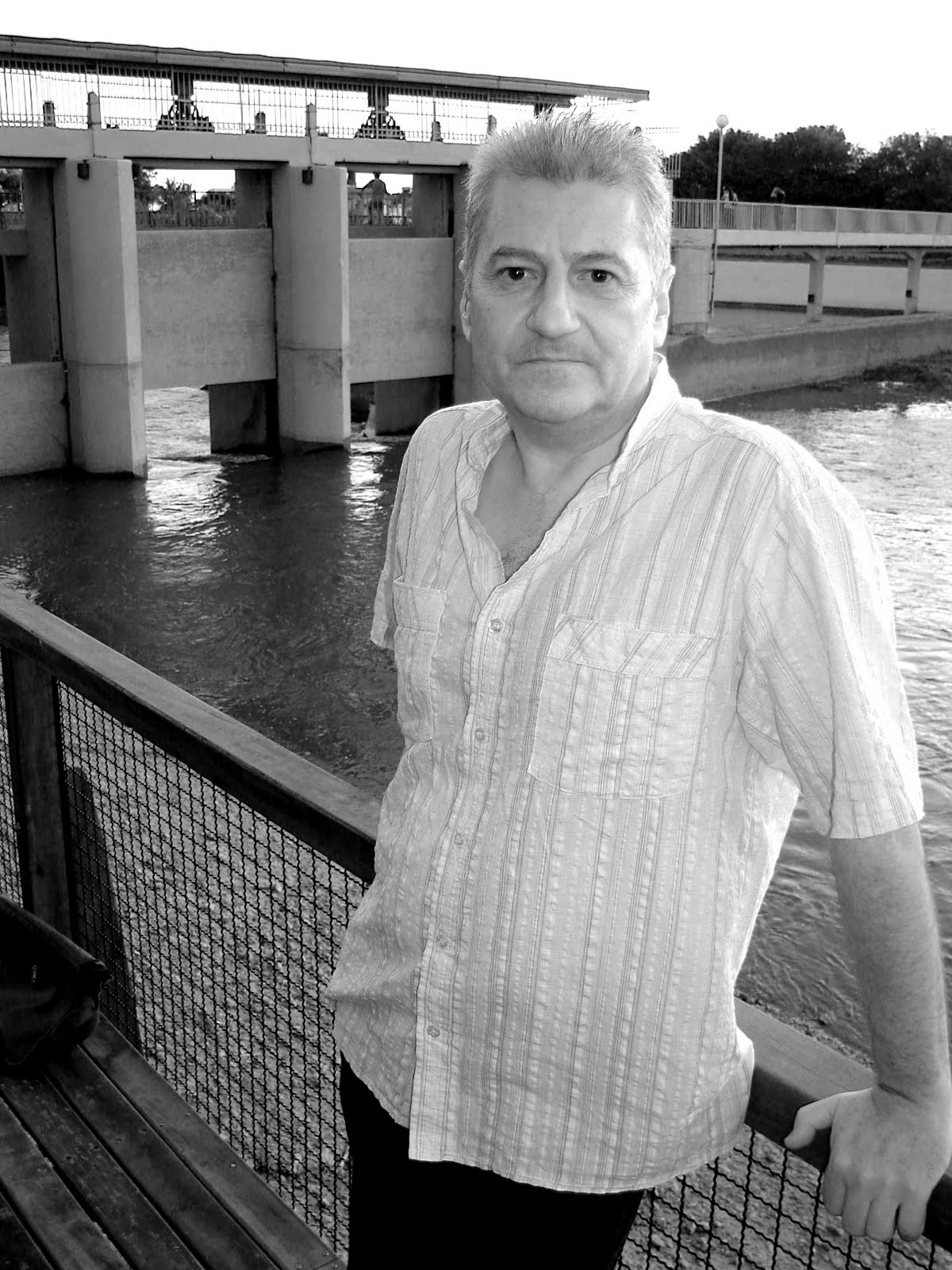 Darío Falconi: Poemarios de Susana Zazzetti y Fernando de Zárate