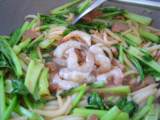 Fried 'Loh Shee Fun' ~ Rice noodles