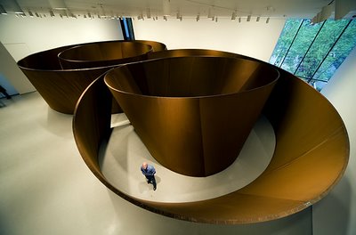 Richard Serra: Torqued Ellipse