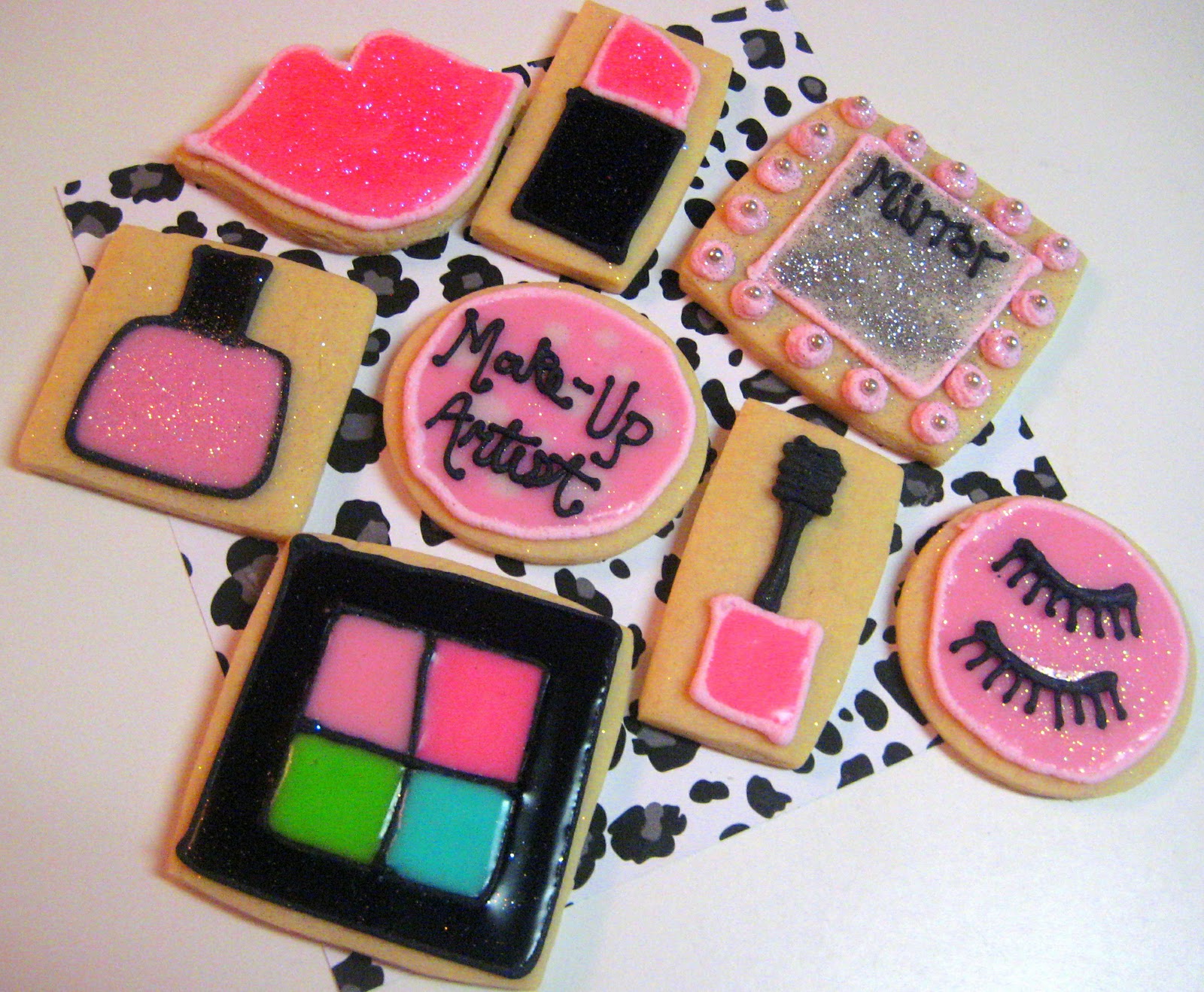 More Than Chocolate: Make up and Hair Stylist Cookies! Love these...