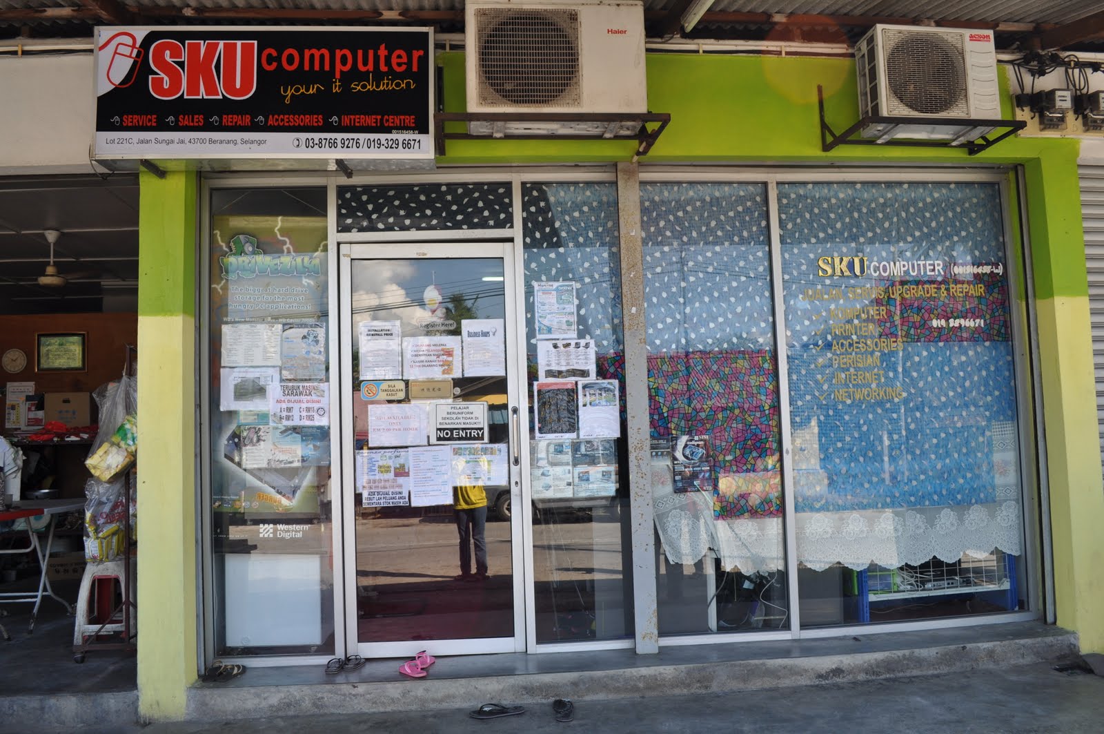CYBER CAFE & PUSAT MEMBAIKI KOMPUTER