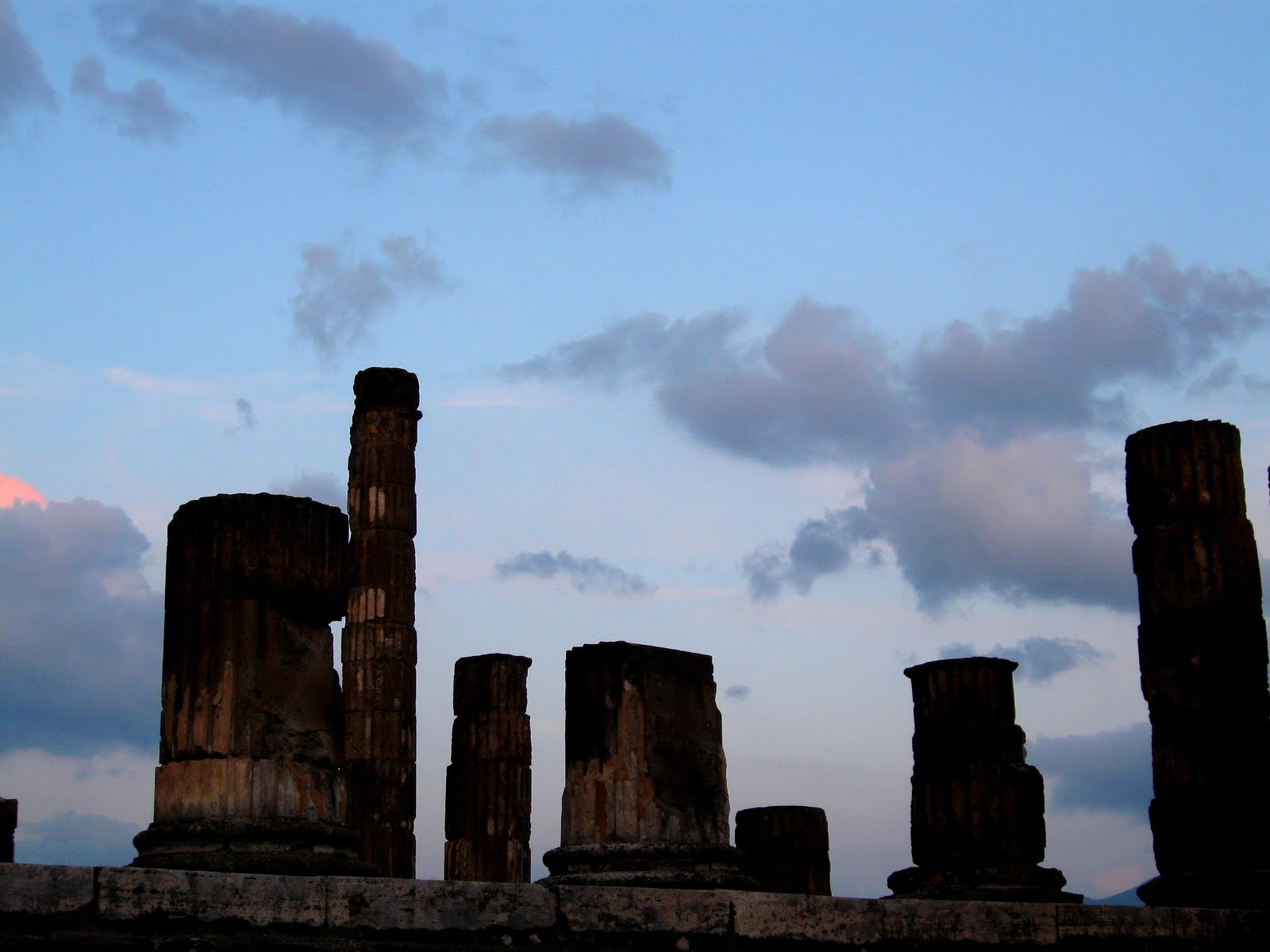 Erika's England Adventures: Pompeii and the Colosseum