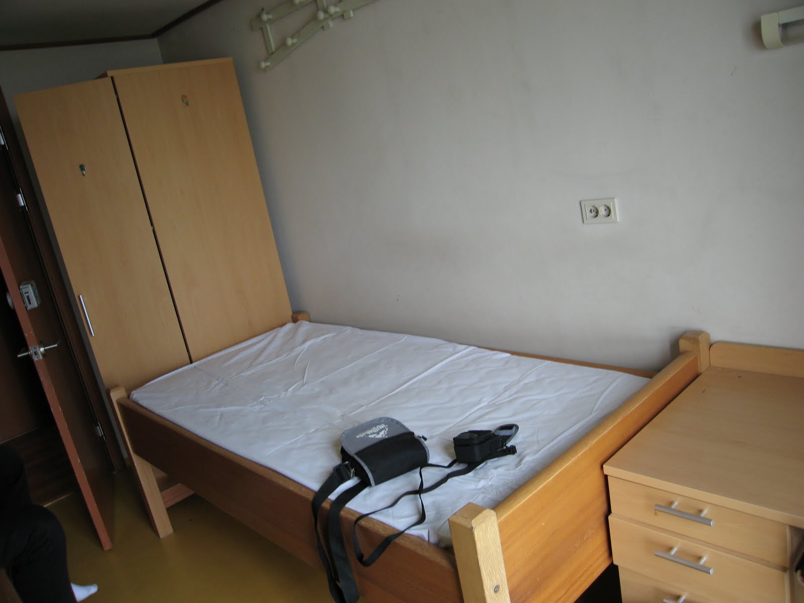 A freak in Seoul: A new beginning : Gwanaksa dorm' & SNU