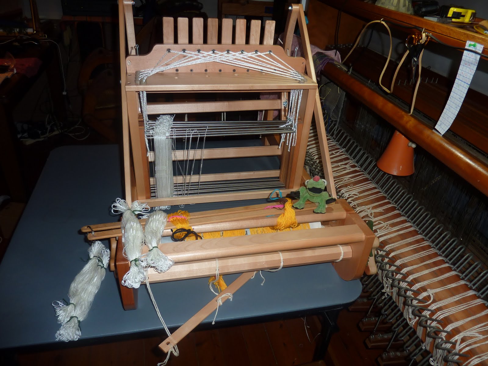 Gangewifre Weaving: Flying shuttle on Nilart and not enough heddles on ...