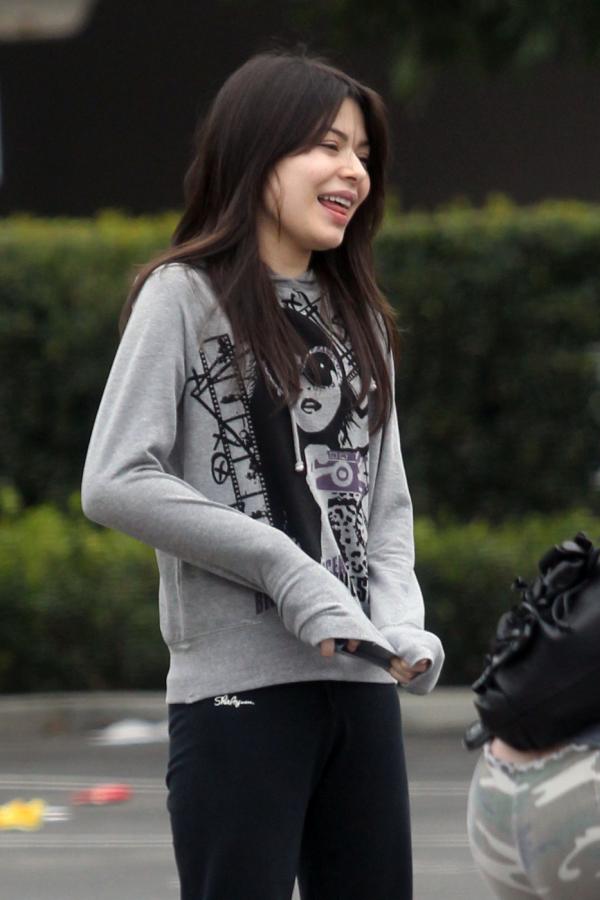 Disney Teen 2012: Miranda Cosgrove sem maquiagem...