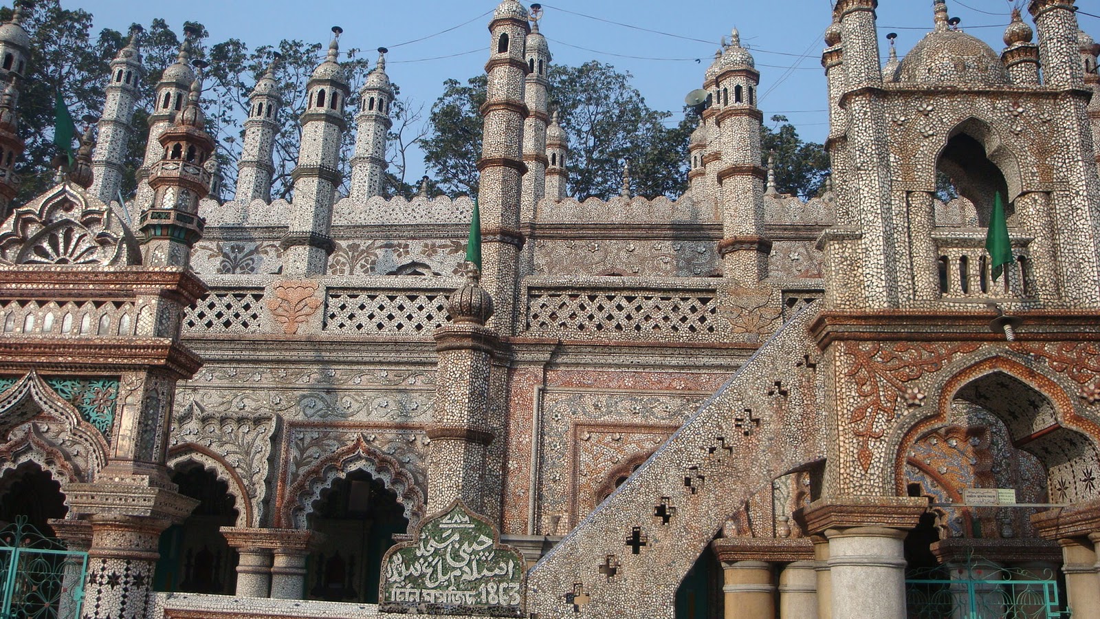 Bangladesh Unlocked: SAIDPUR. THE GLASS MOSQUE