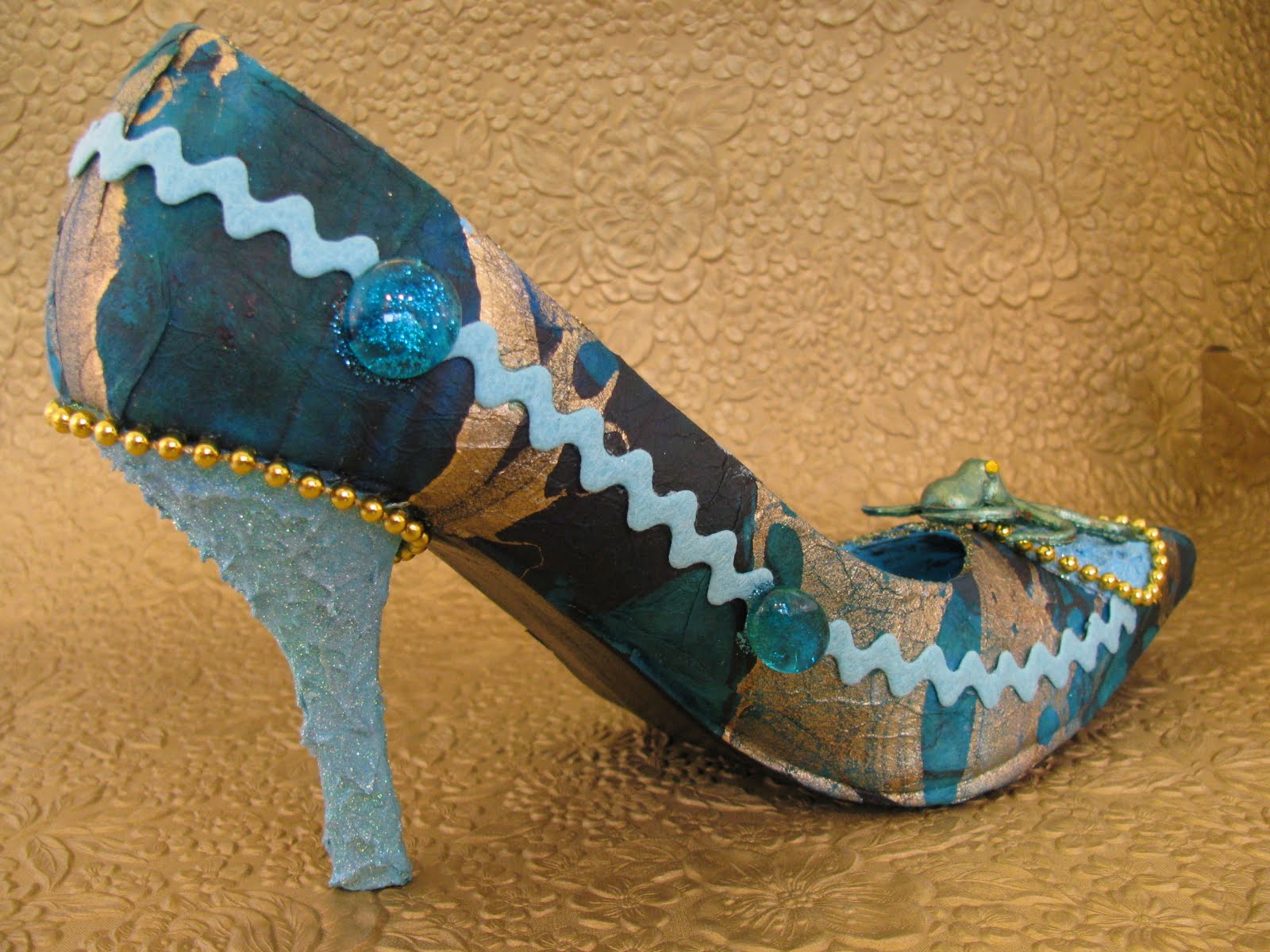 Blue Dahlia Studio: Altered Art Shoe for Stiletto's on Parade