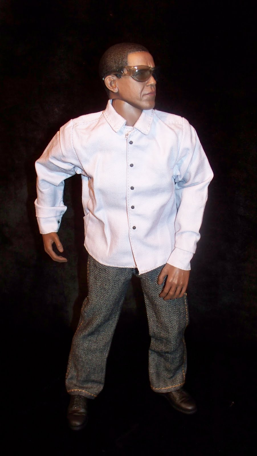 Black Doll Collecting: "Obama" Meets Obama: Hot Toys' TrueType versus ...