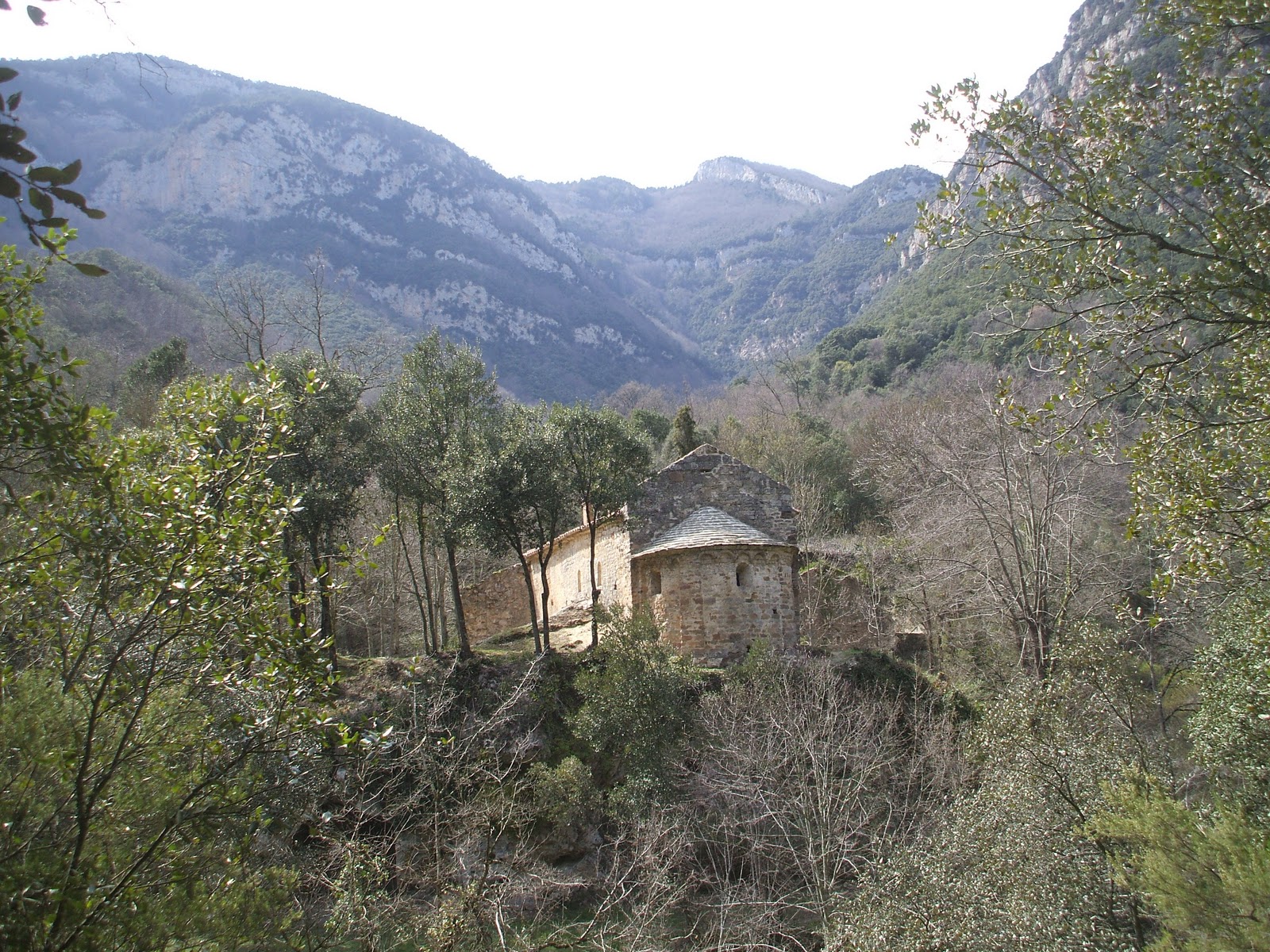 Crumbling Cliff: Sant Aniol Waterfall.