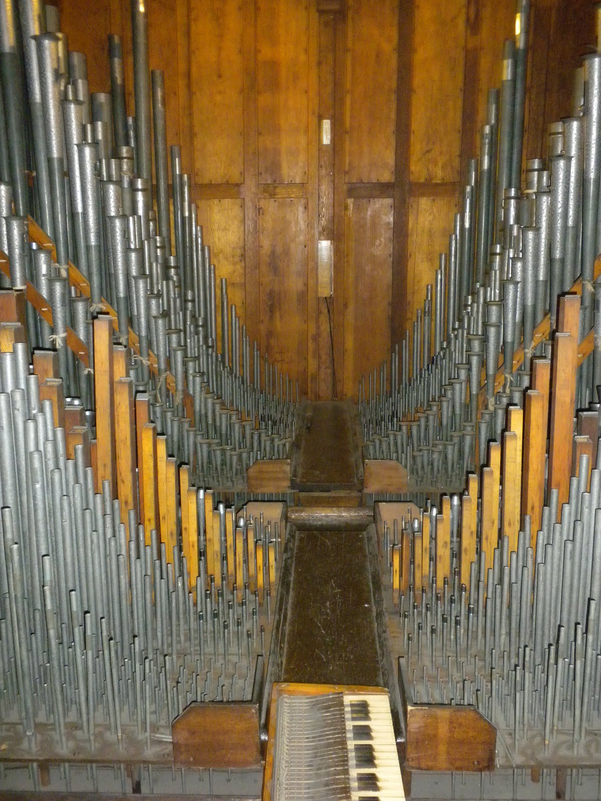 Late Breaking Noose: Wanamaker Organ