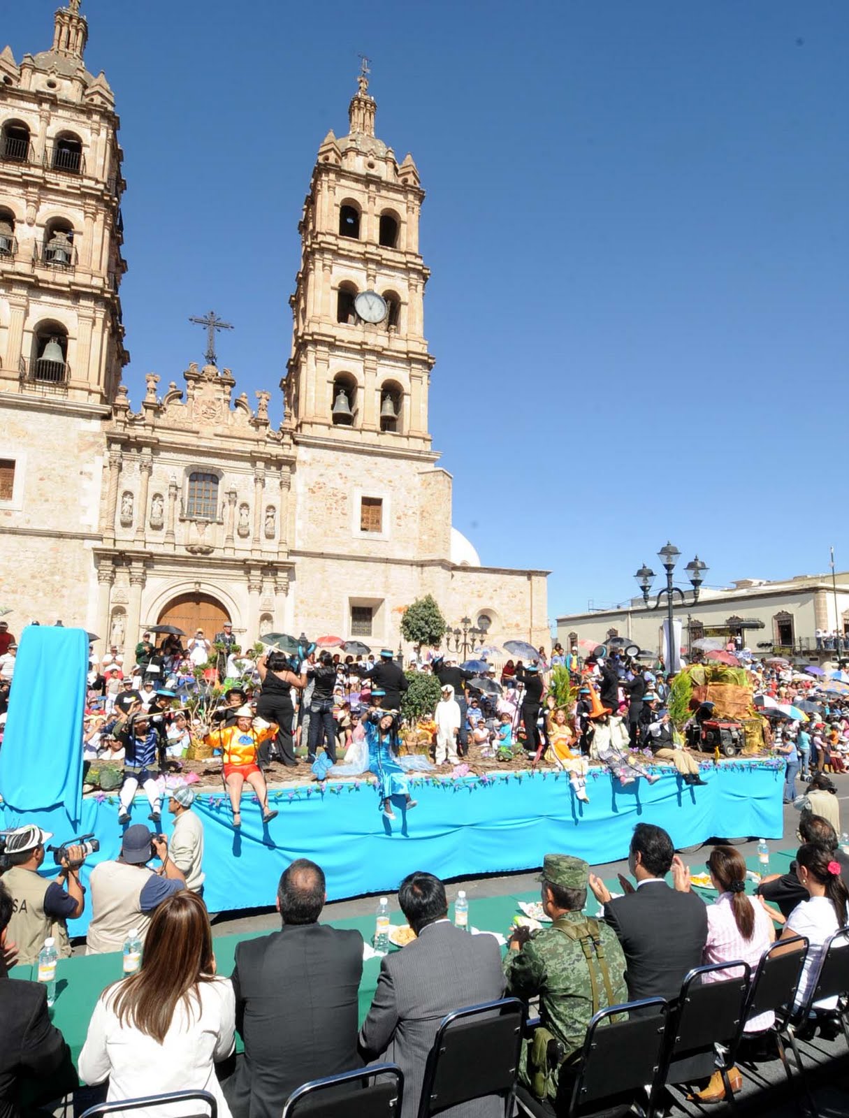Turismo en Durango: Desfile Anversario de la revolución