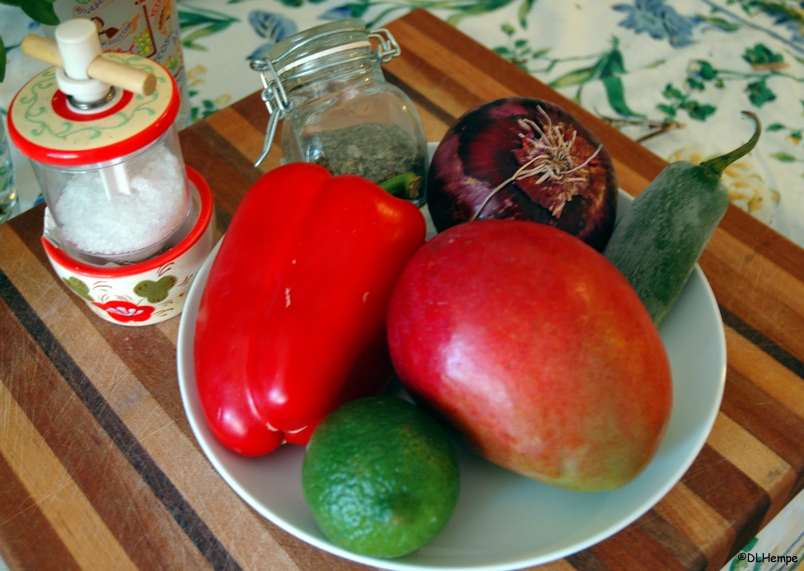 Smart Cooking: Ahi with mango salsa and a pretty puree